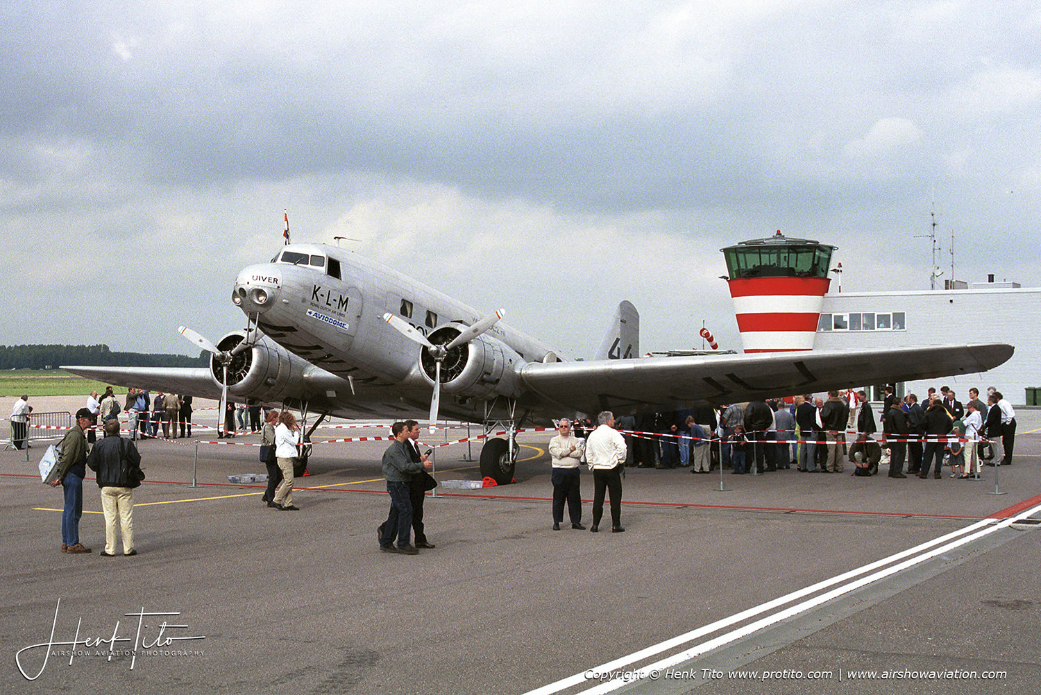 Uiver DC2 Coming Home - the Netherlands 1999 - Airshow Aviation ...
